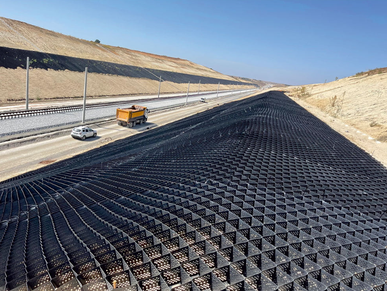 Aplikasi Geocell dalam Proyek Infrastruktur Hijau