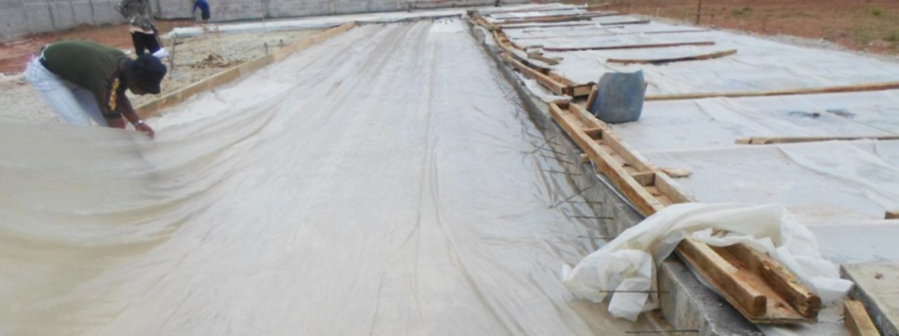 Keunggulan Menggunakan Plastik Cor dalam Konstruksi Beton